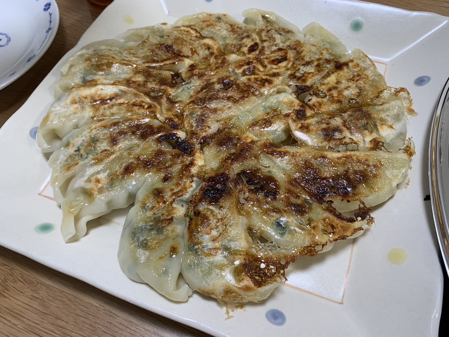 餃子の松雪 | BRALI 宝塚